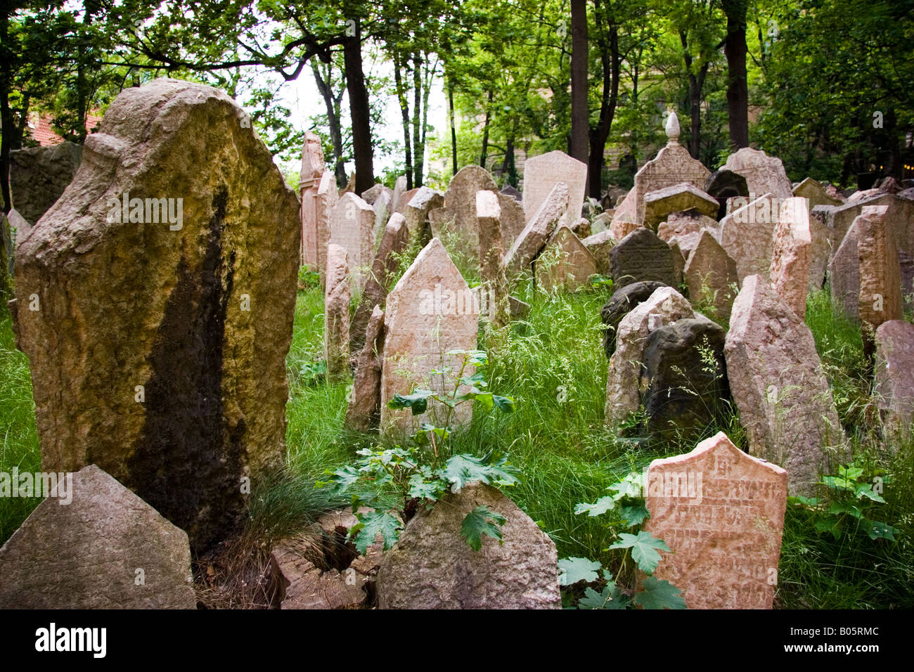 Praga cemetery hi-res stock photography and images - Alamy