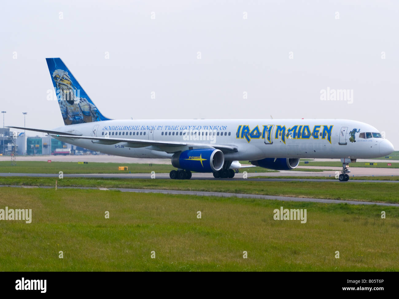 Astraeus Boeing 757-23A Taxiing for Take-off at Manchester Ringway ...
