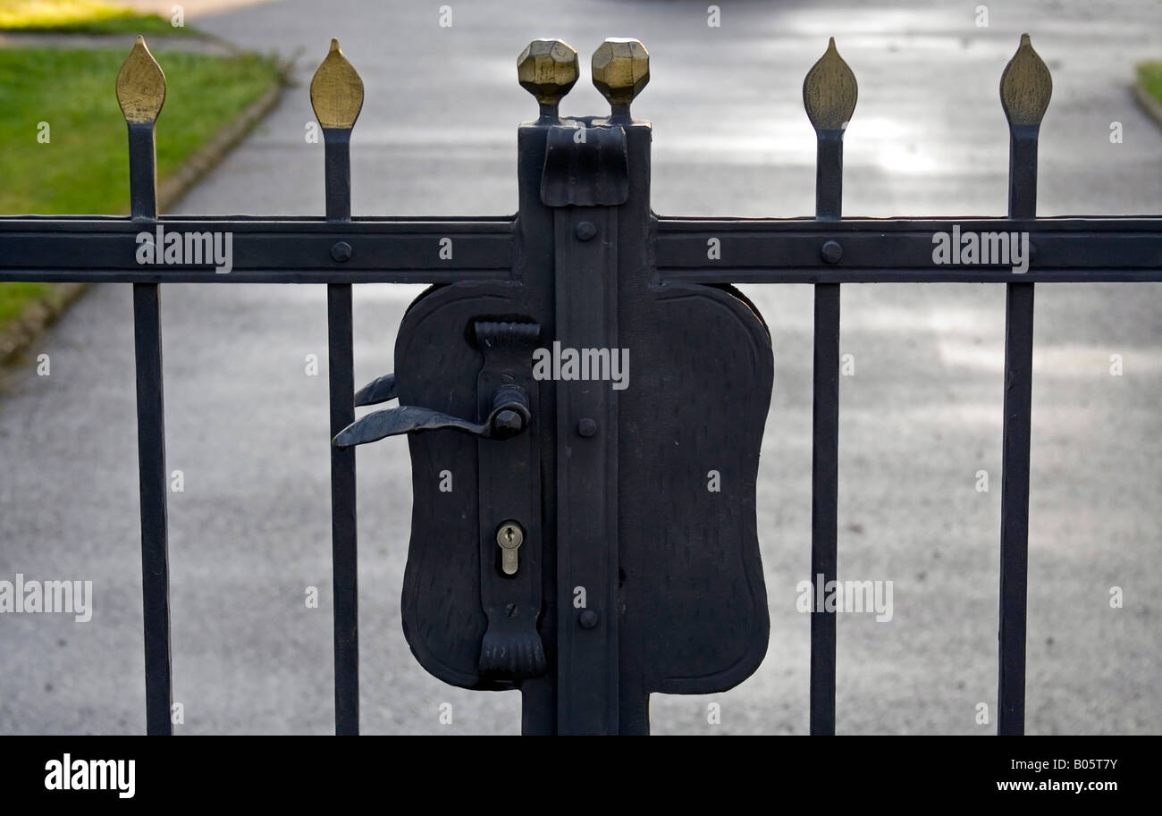 Border delineation hi-res stock photography and images - Alamy