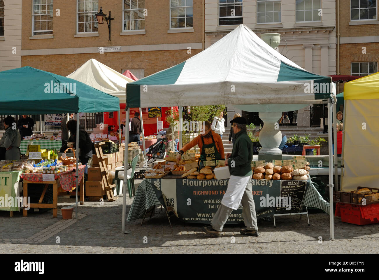 Richmond market square hi-res stock photography and images - Alamy