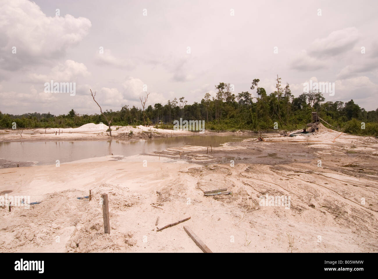 Zircon mine hi-res stock photography and images - Alamy