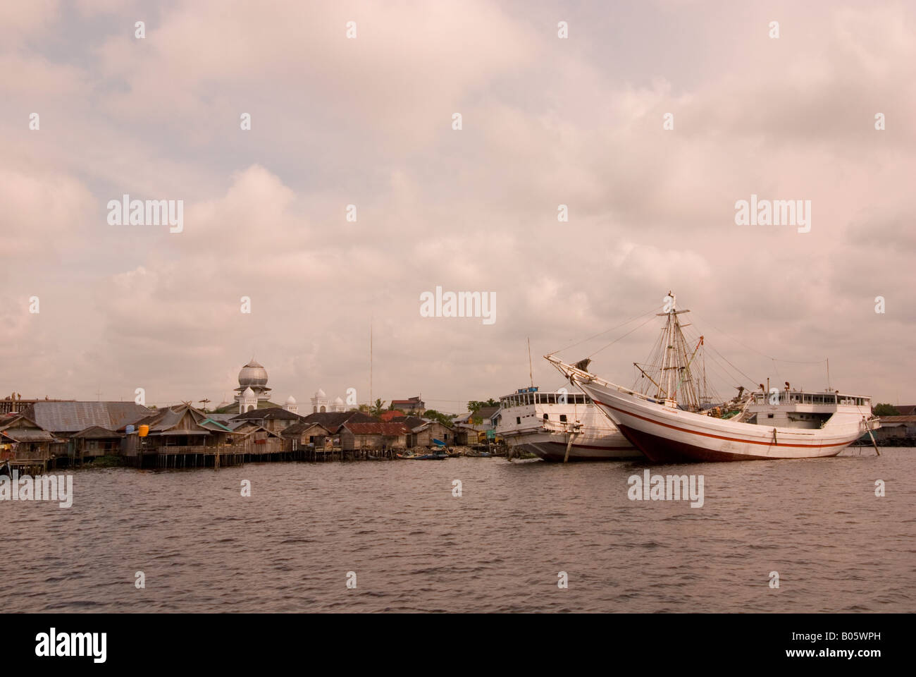 Kumai port hi-res stock photography and images - Alamy