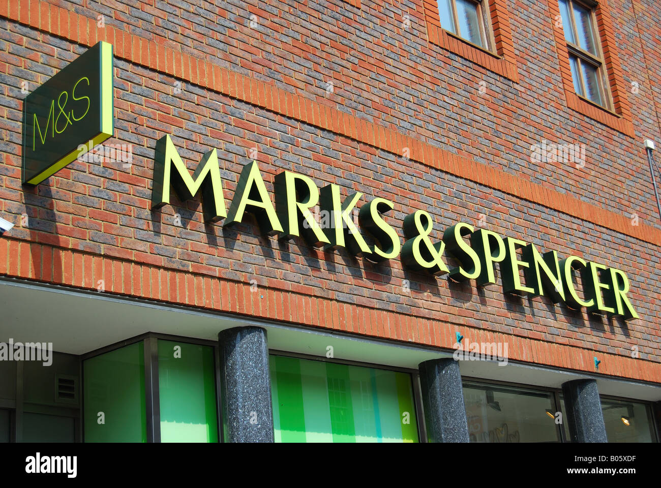 Marks & Spencer Store sign, Peascod Street, Windsor, Berkshire, England ...