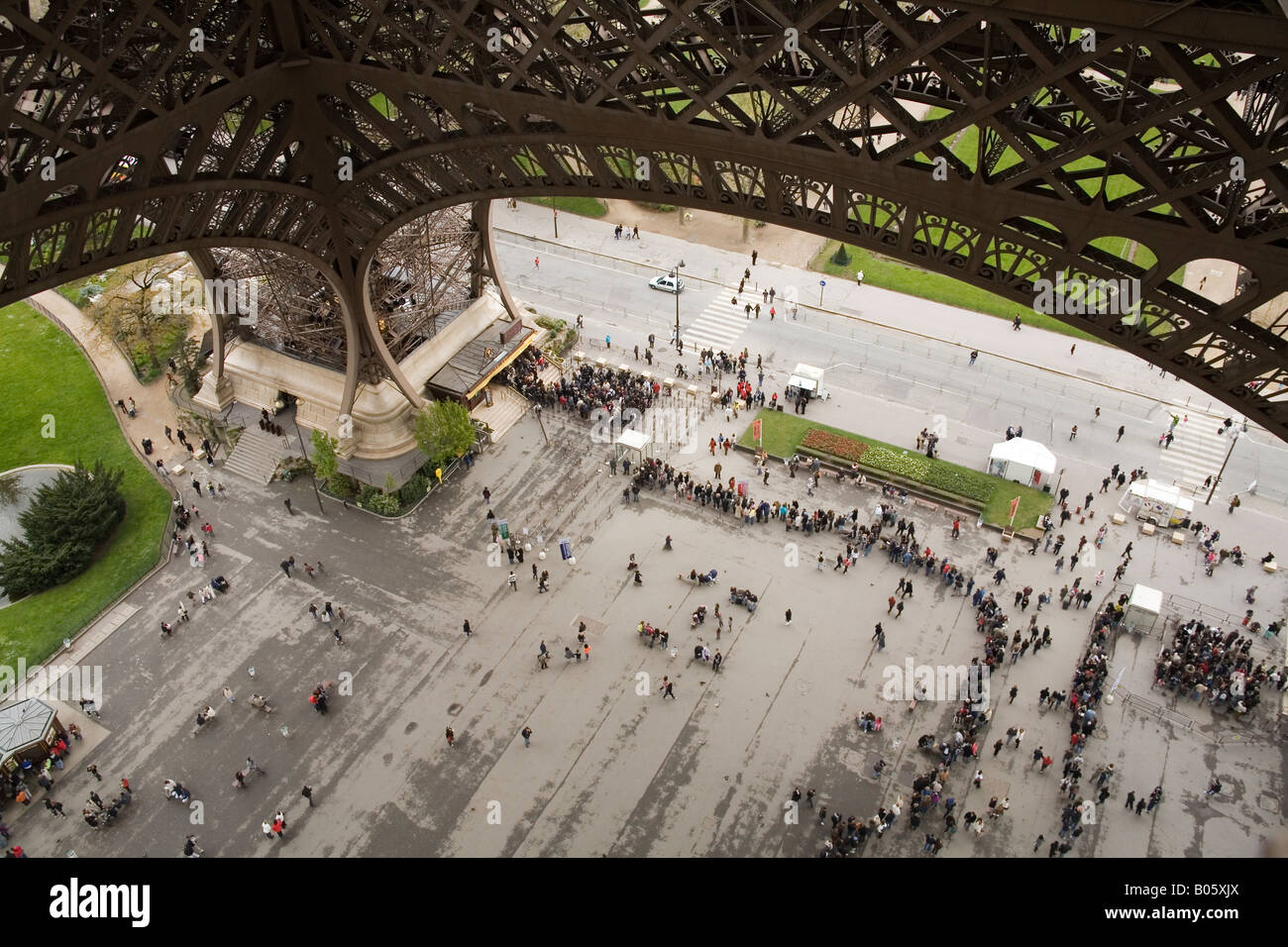 View from the first floor of the Eiffel Tower , showing the queue of ...