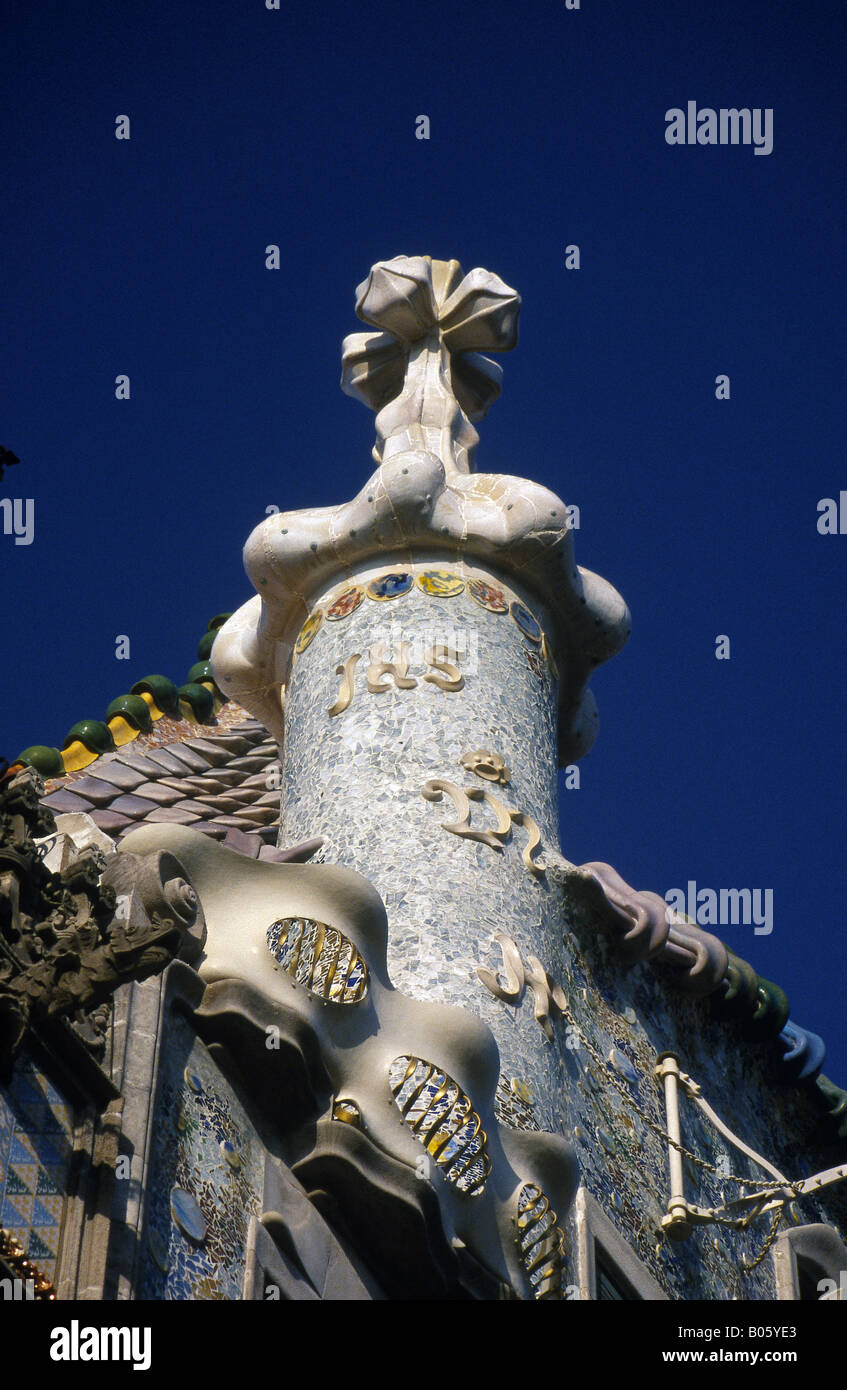 Passeig de Gracia Casa Batllo Architect Gaudi Turret Curves mosaics ...