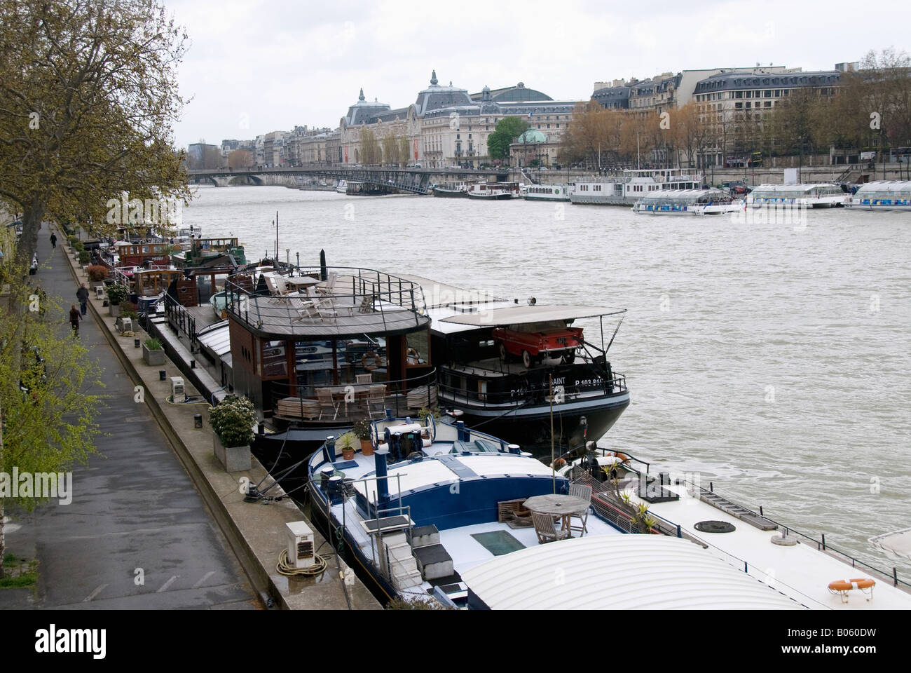 Peniche houseboat hi-res stock photography and images - Alamy