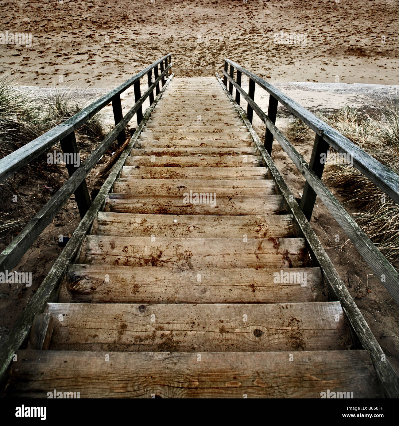Descend beach steps hi-res stock photography and images - Alamy