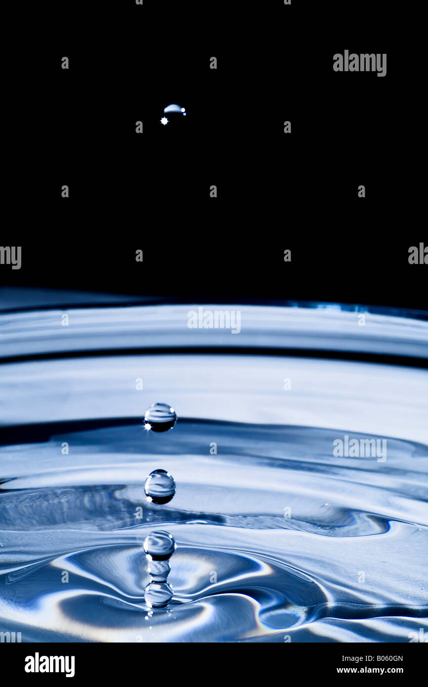 Drop ripple splash hi-res stock photography and images - Alamy