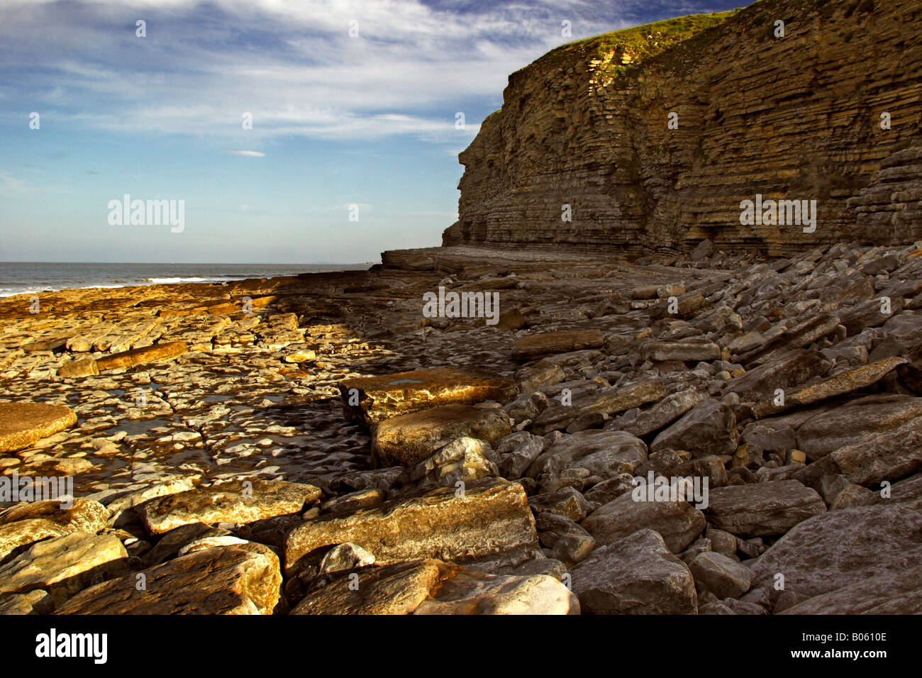 Southerndown Beach Cliff and Rocks Stock Photo - Alamy