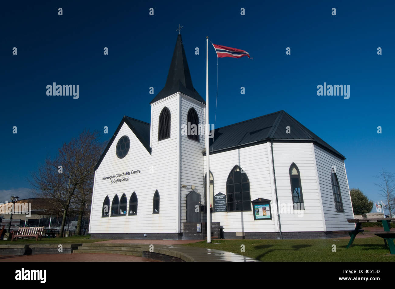 Arts centre cardiff bay hi-res stock photography and images - Alamy