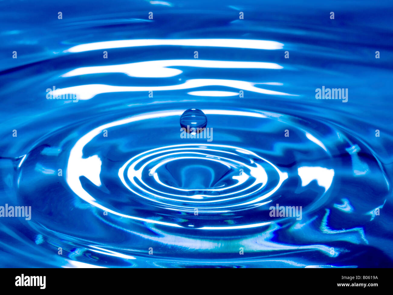 Drip drop hi-res stock photography and images - Alamy