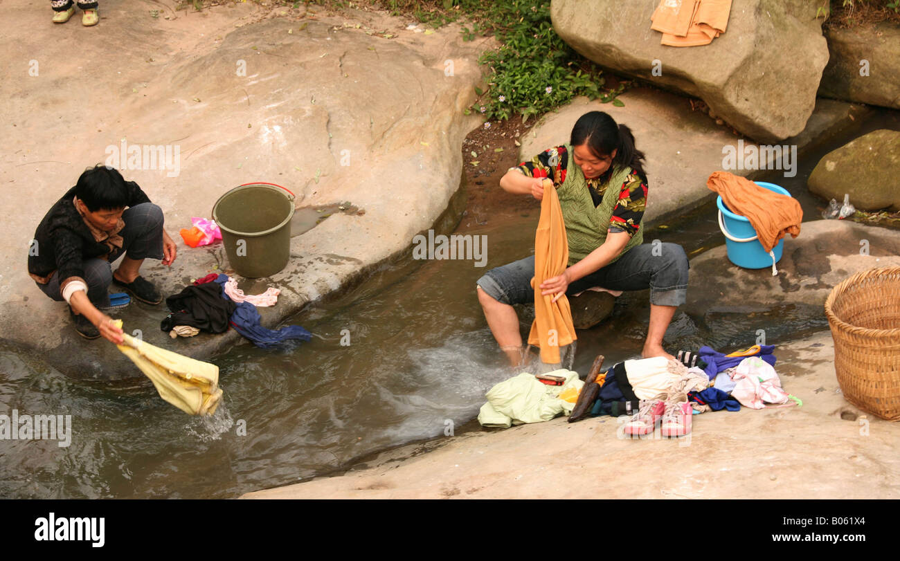 Relocation village three gorges dam hi-res stock photography and images ...