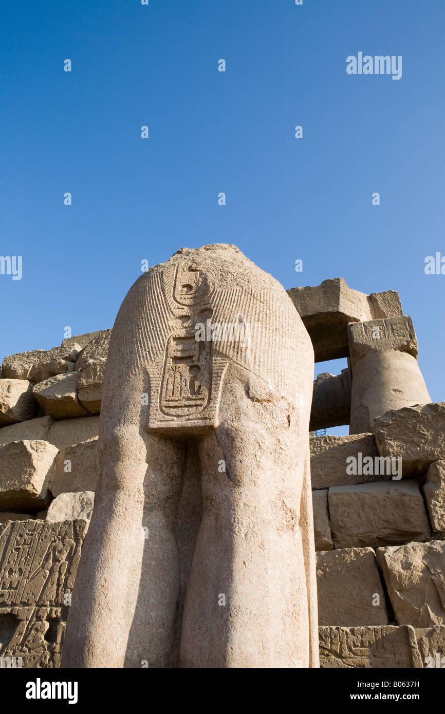 Broken colossal statue ramesses ii hi-res stock photography and images ...
