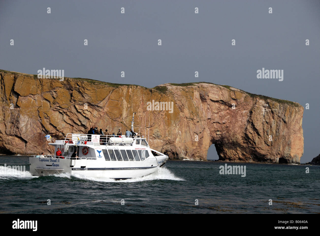Perce rock boat tour hi-res stock photography and images - Alamy