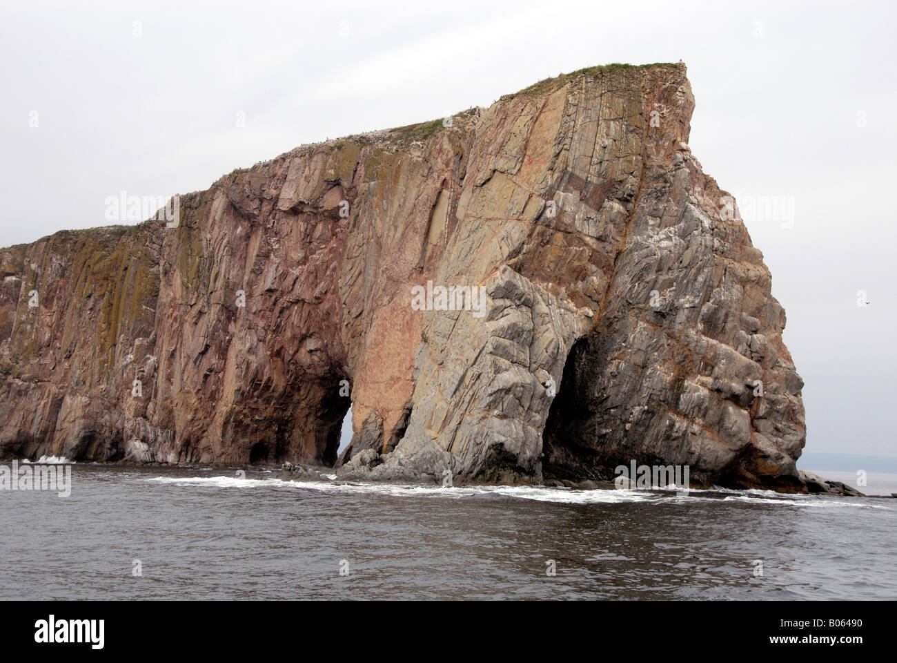 St lawrence river quebec cliff hi-res stock photography and images - Alamy