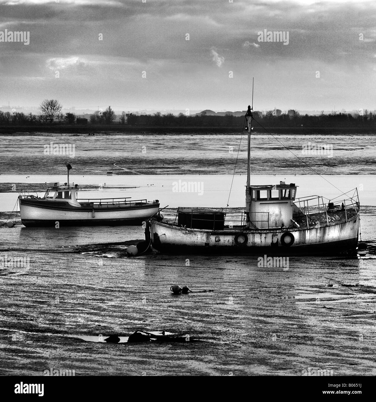 Beached boat ship hi-res stock photography and images - Alamy