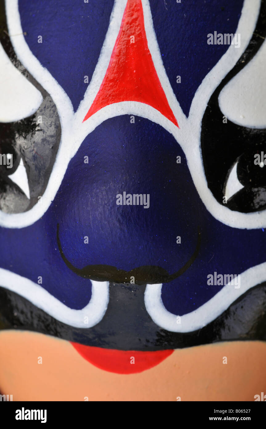 Model of Chinese opera face mask Stock Photo - Alamy