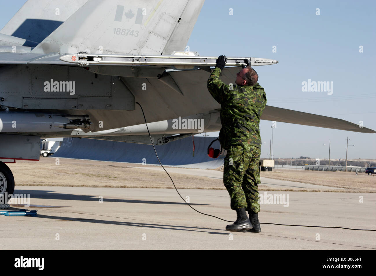 Ground crewman hi-res stock photography and images - Alamy