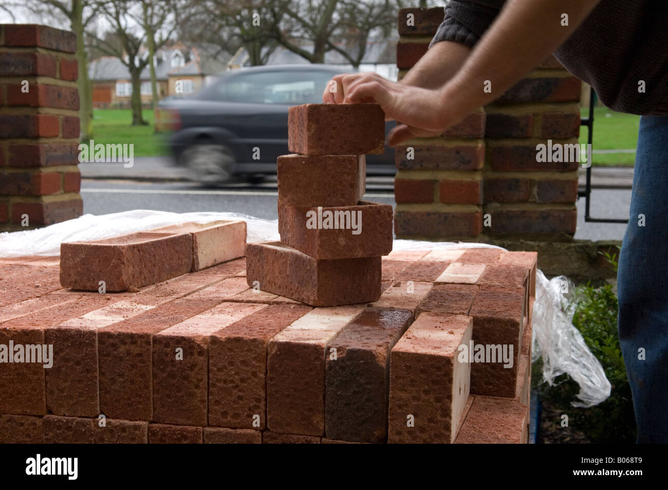 Level pegging hi-res stock photography and images - Alamy