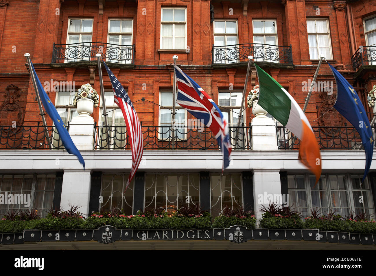 Front View of Claridges Hotel, London England Stock Photo - Alamy