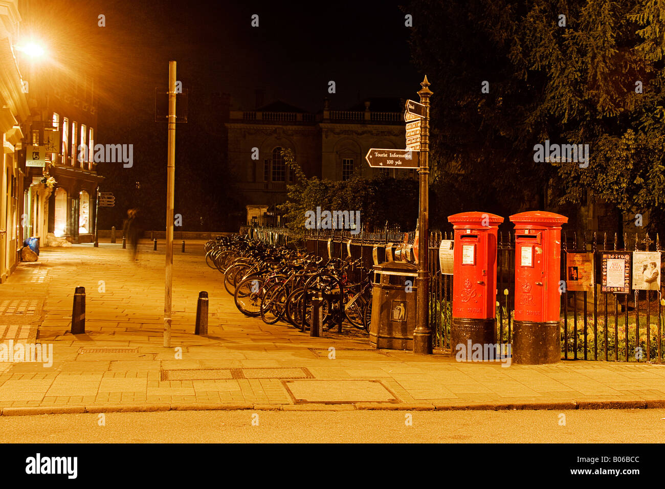 Life at night in Cambridge Stock Photo - Alamy