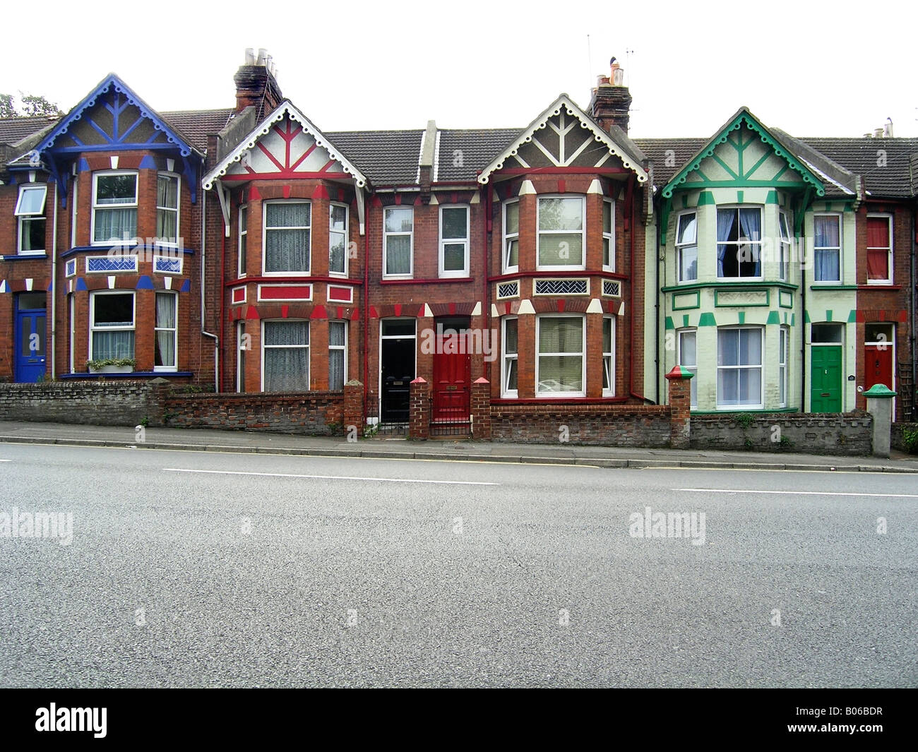 suburban street with terraced houses in Hastings (London Road Stock ...