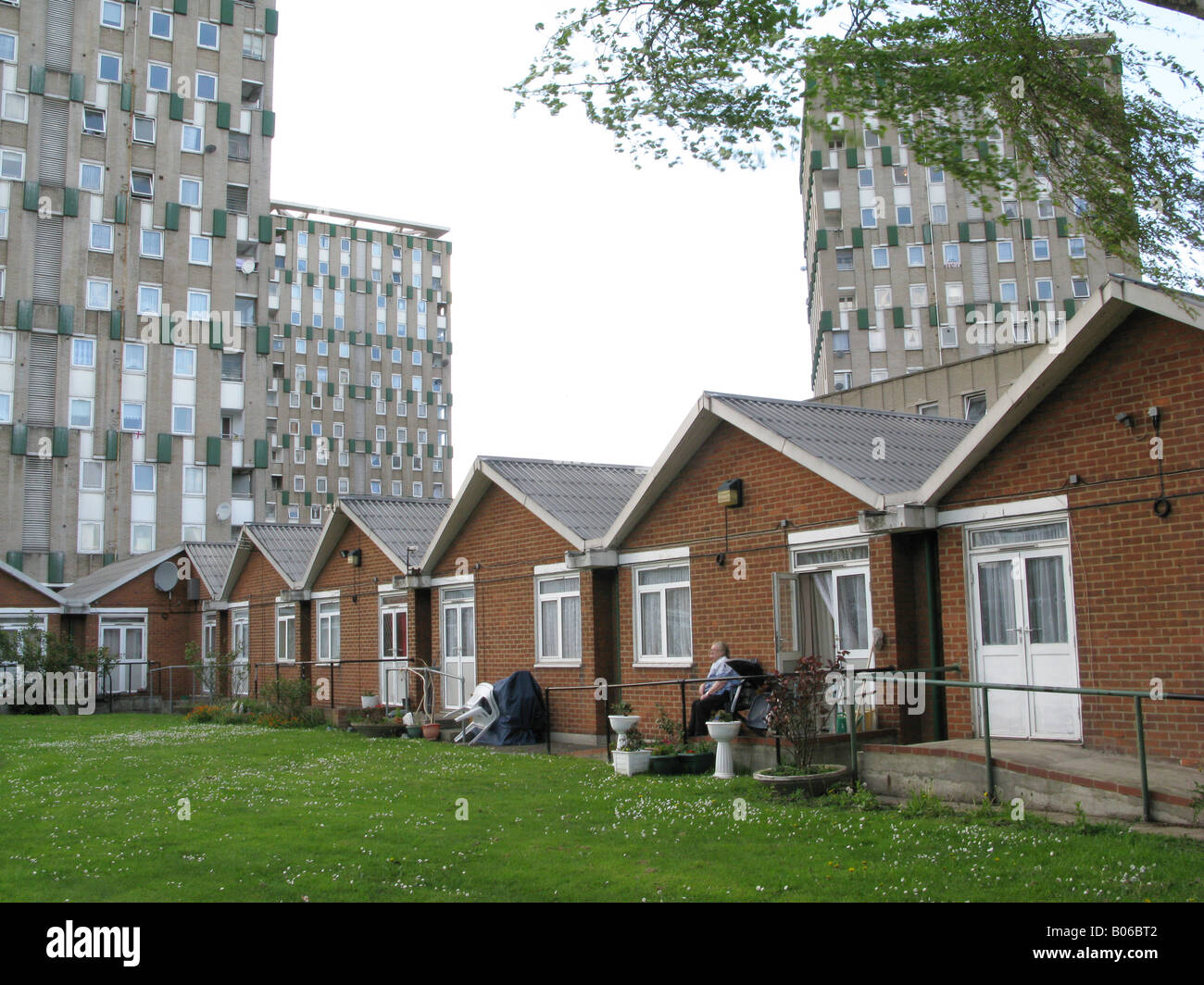 Tower hamlets council estate hi-res stock photography and images - Alamy