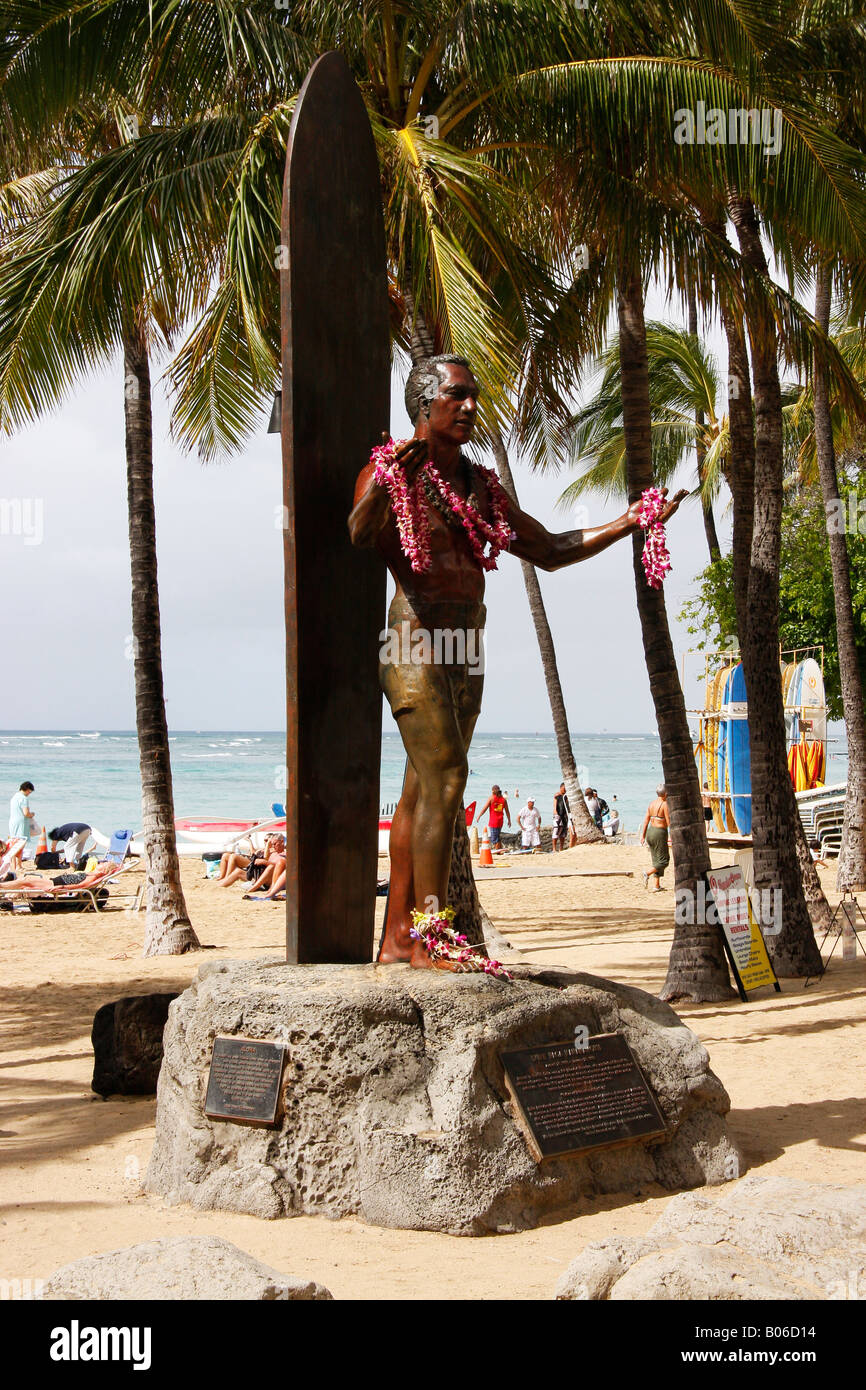 Bronze statue to Duke Kahanamoku on the sea front along Waikiki beach ...