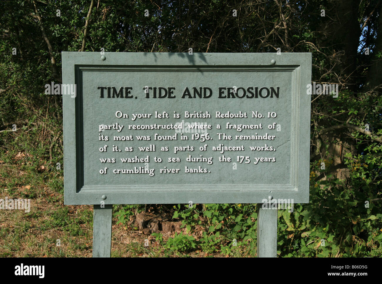 Revolutionary war redoubt 10 yorktown hi-res stock photography and ...