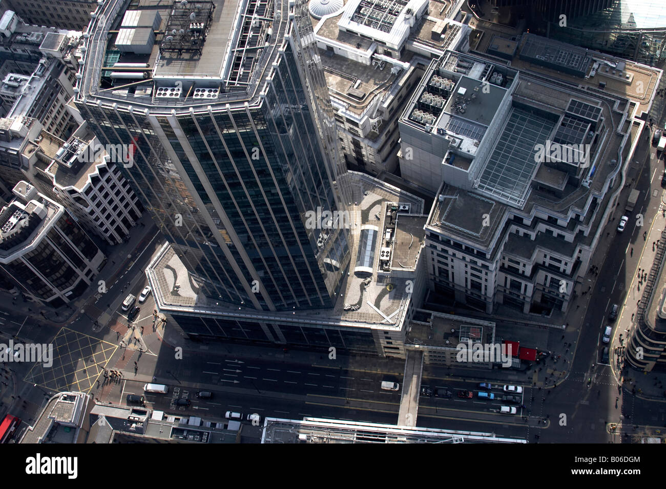 Aerial view south of 99 Bishopsgate City of London EC2 EC3 England UK ...