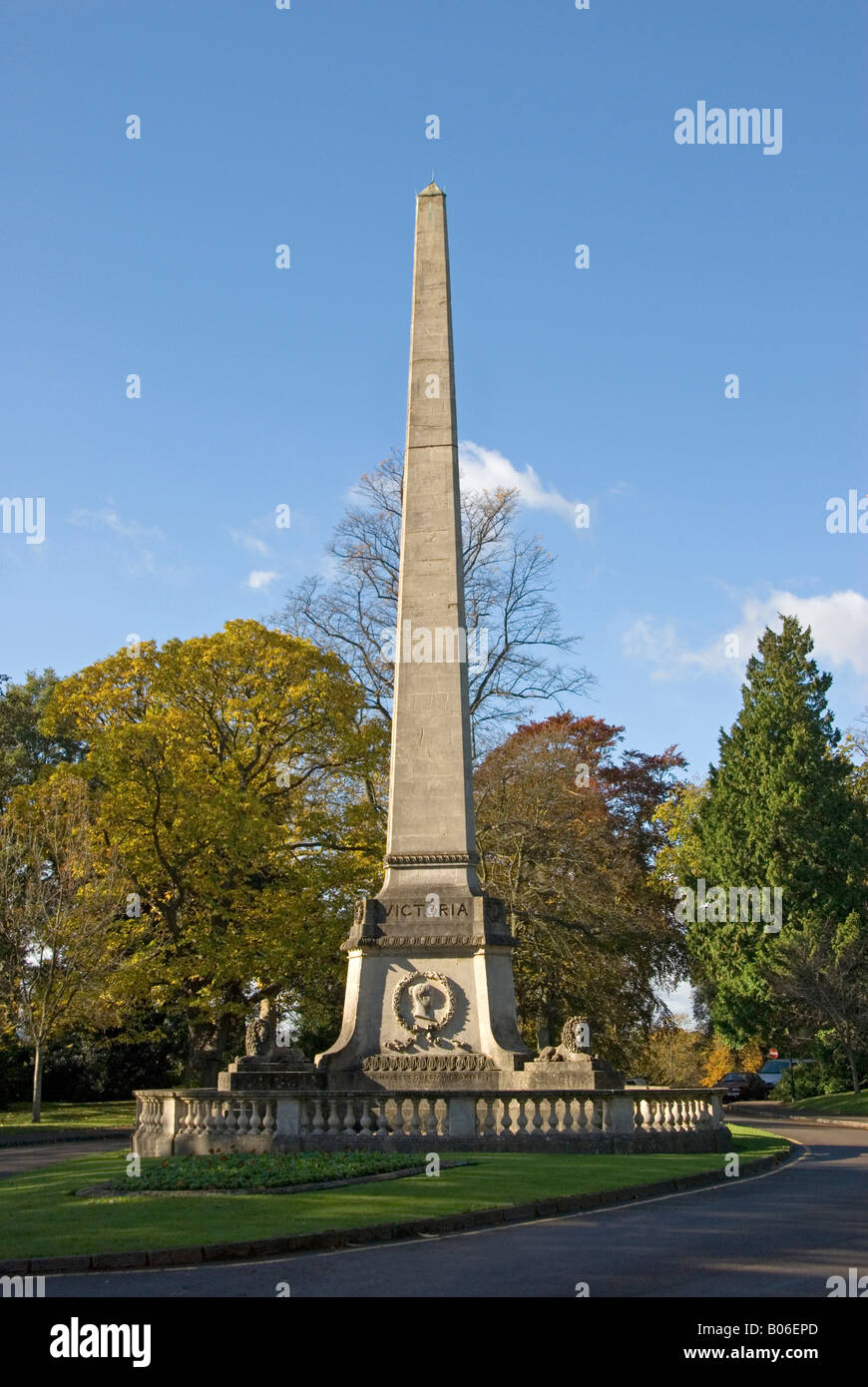 A vertical picture of the Victoria Monument in Bath in Autumn Stock ...