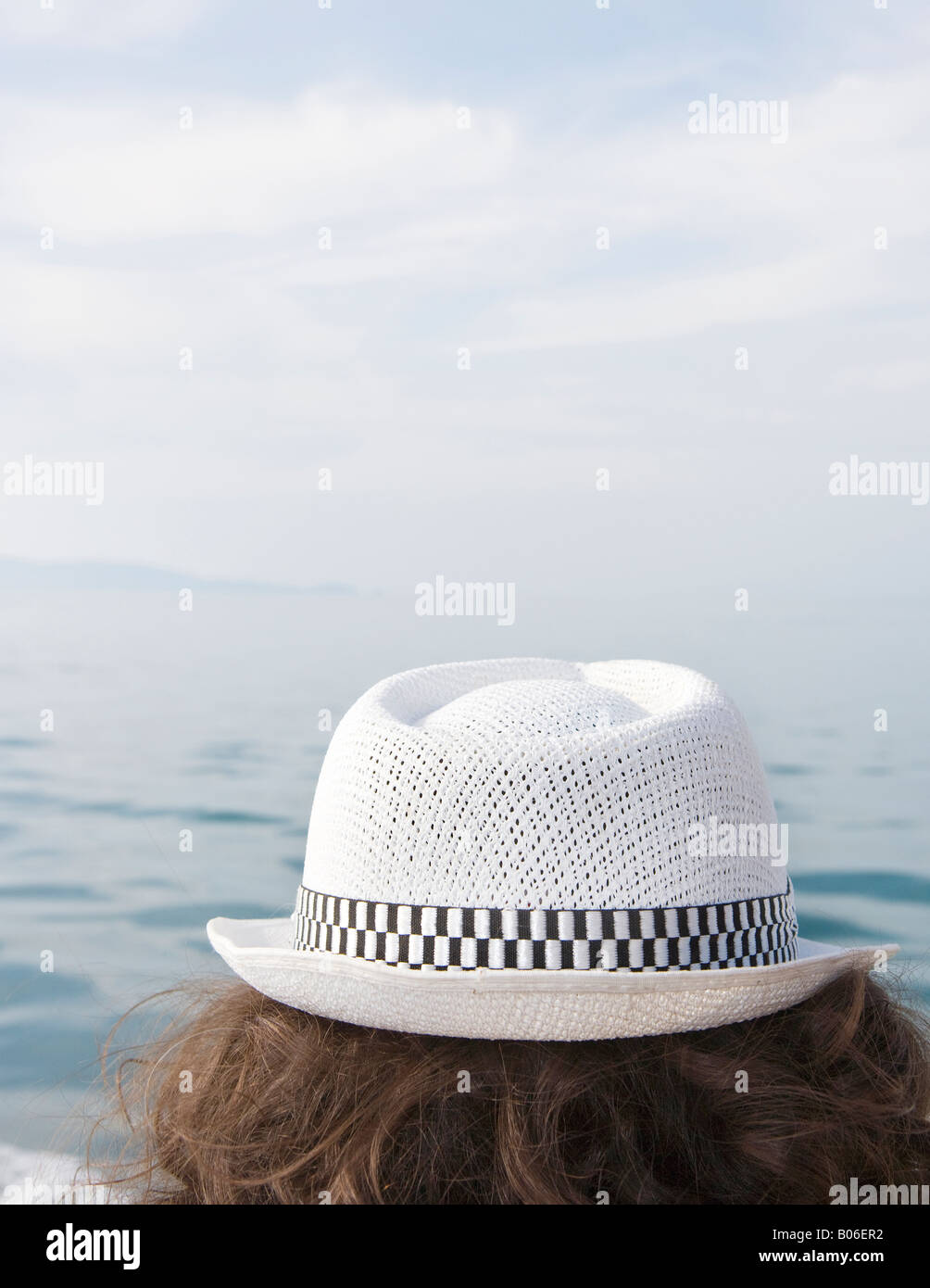 Head looks back hi-res stock photography and images - Alamy