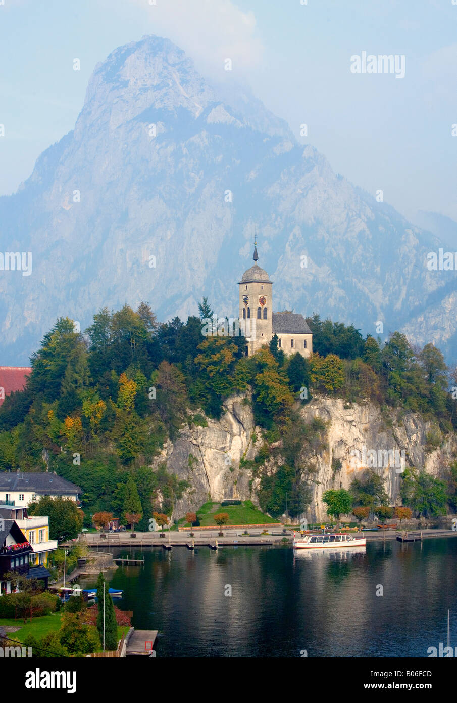 Pictorial church of Traunkirchen with Traunstein Mt Austria Stock Photo ...