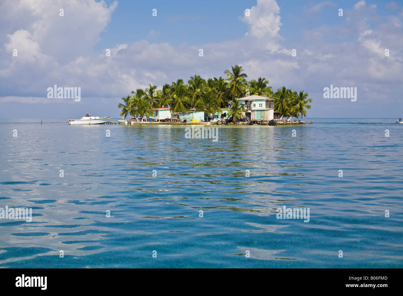 Small island hi-res stock photography and images - Alamy