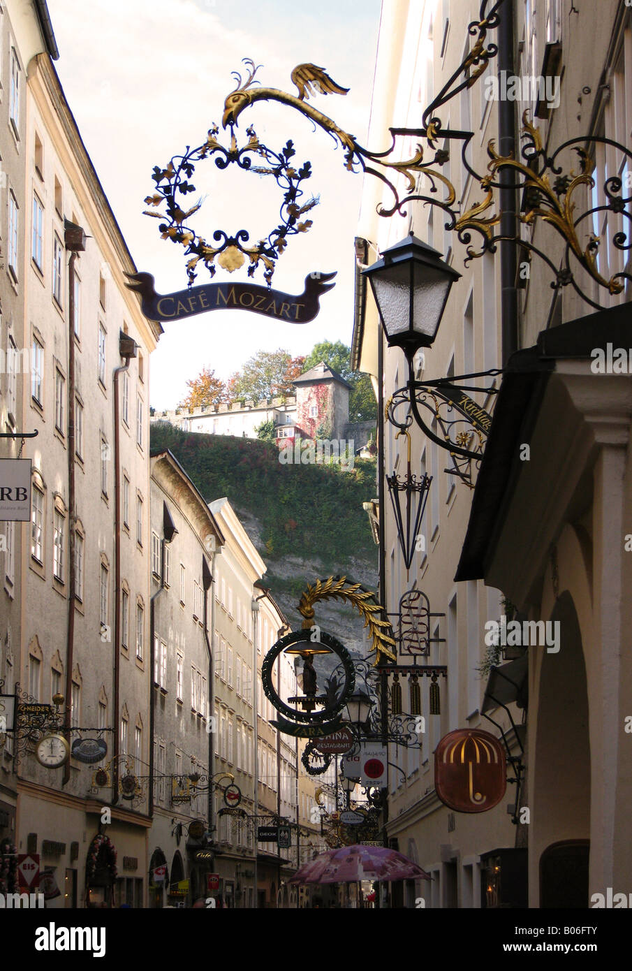 Getreidegasse street Salzburg Austria Stock Photo - Alamy