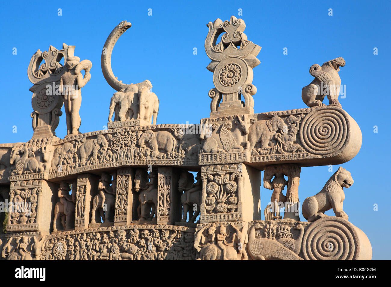 Torana of Big stupa, UNESCO World Heritage site, Sanchi, Madhya Pradesh ...