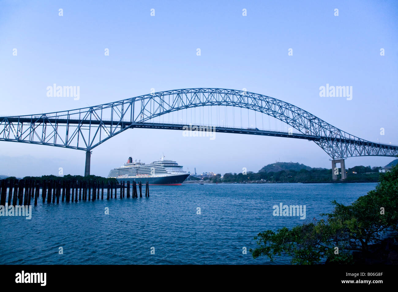 Queen victoria bridge panama hi-res stock photography and images - Alamy