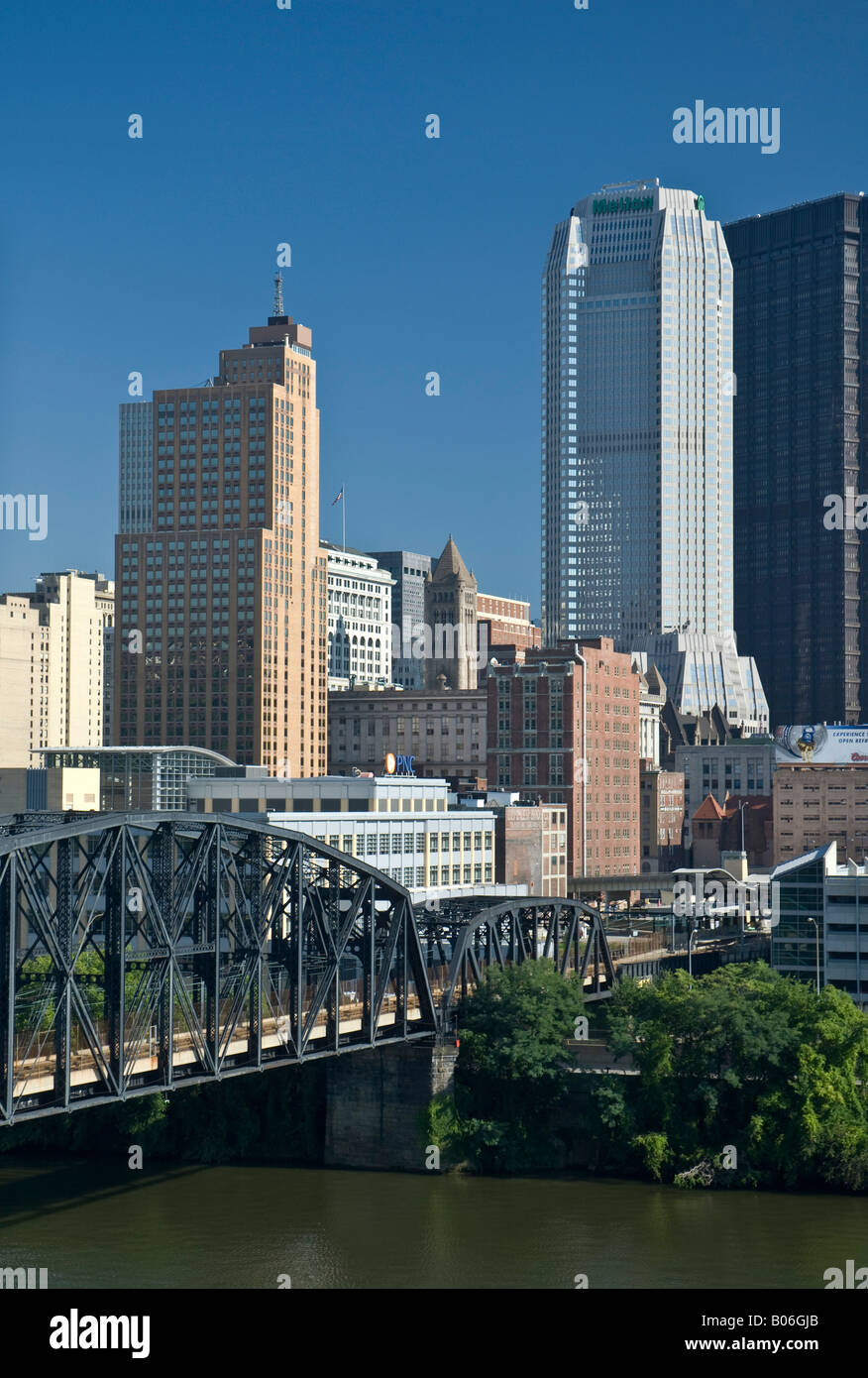 Usa pennsylvania pittsburgh downtown golden triangle hi-res stock ...