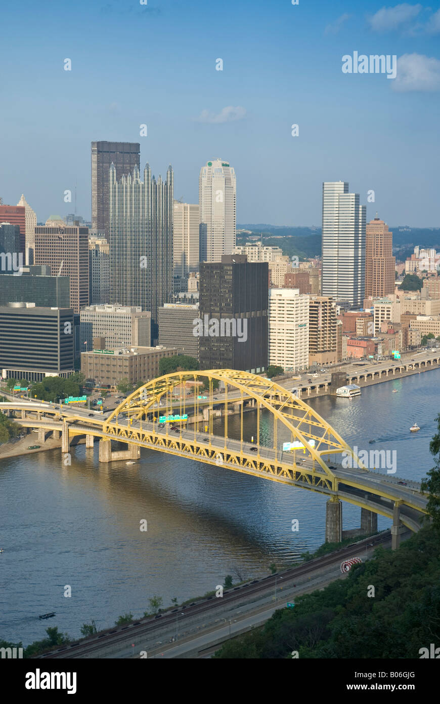 Usa pennsylvania pittsburgh downtown golden triangle hi-res stock ...