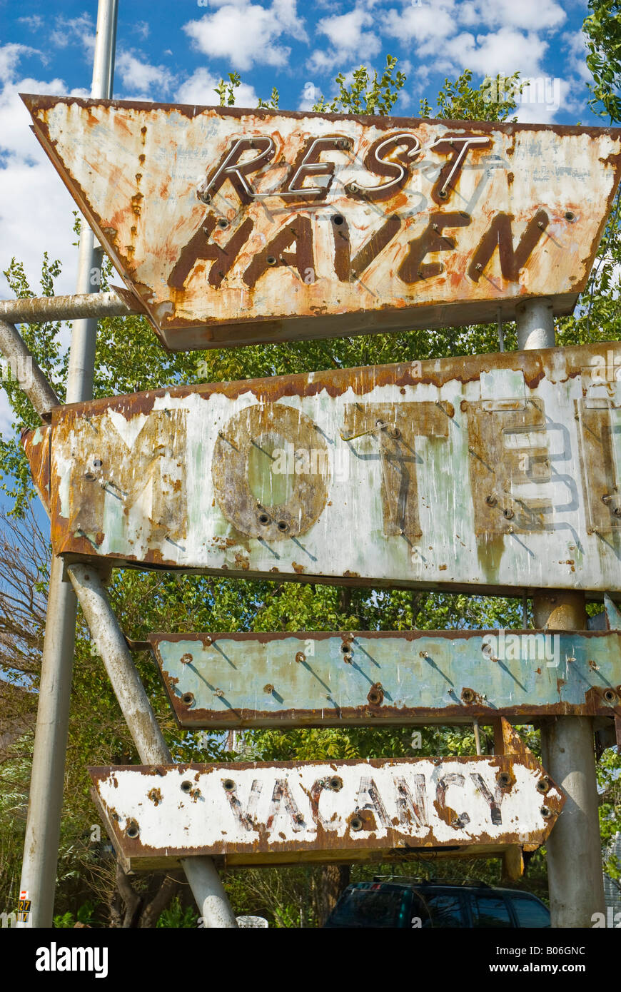 Old rest haven motel hi-res stock photography and images - Alamy