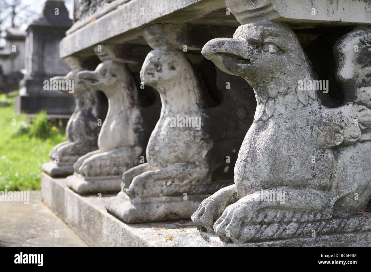 Cemetery tomb detail Stock Photo - Alamy