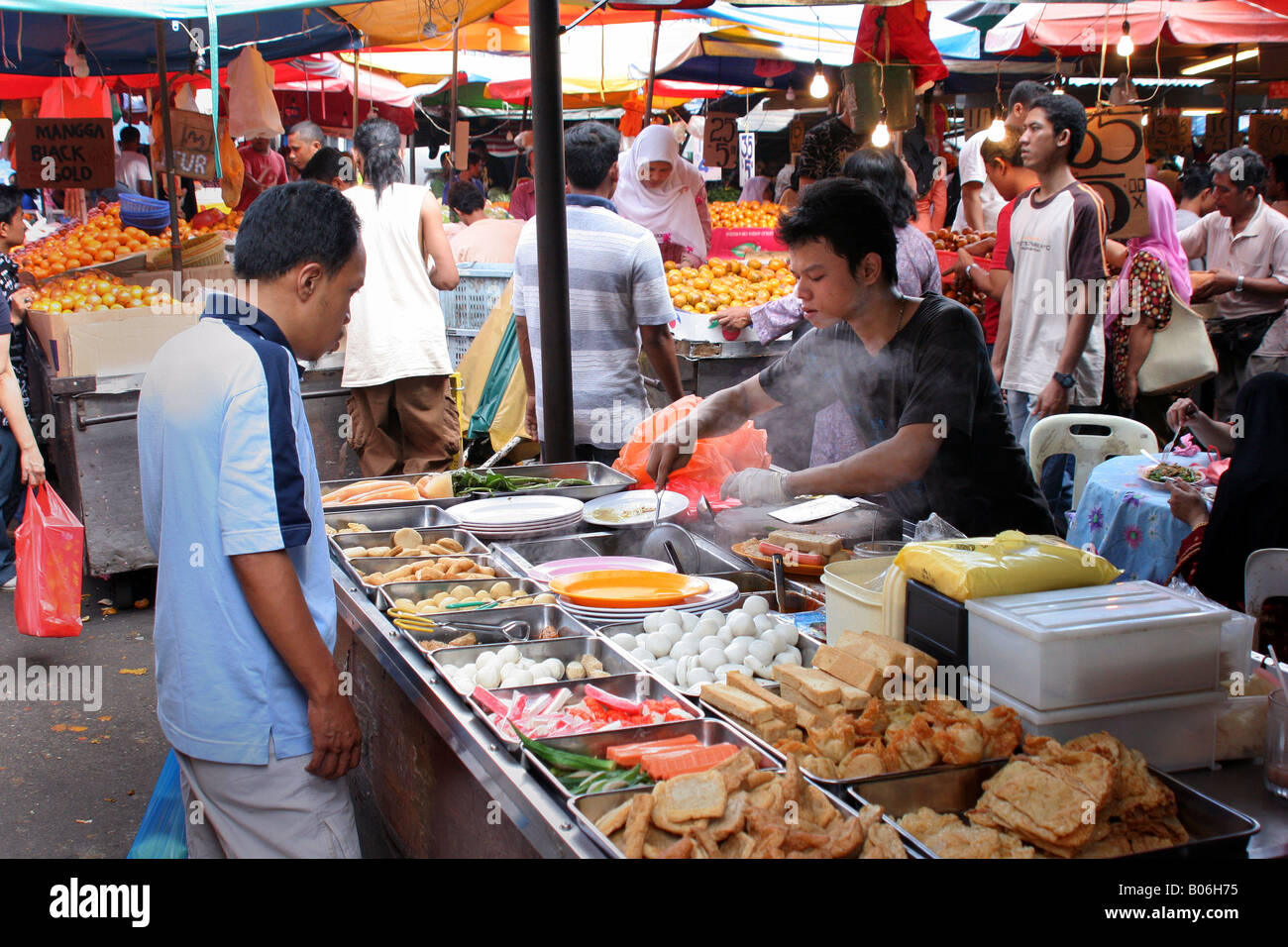 Chow kit hi-res stock photography and images - Alamy