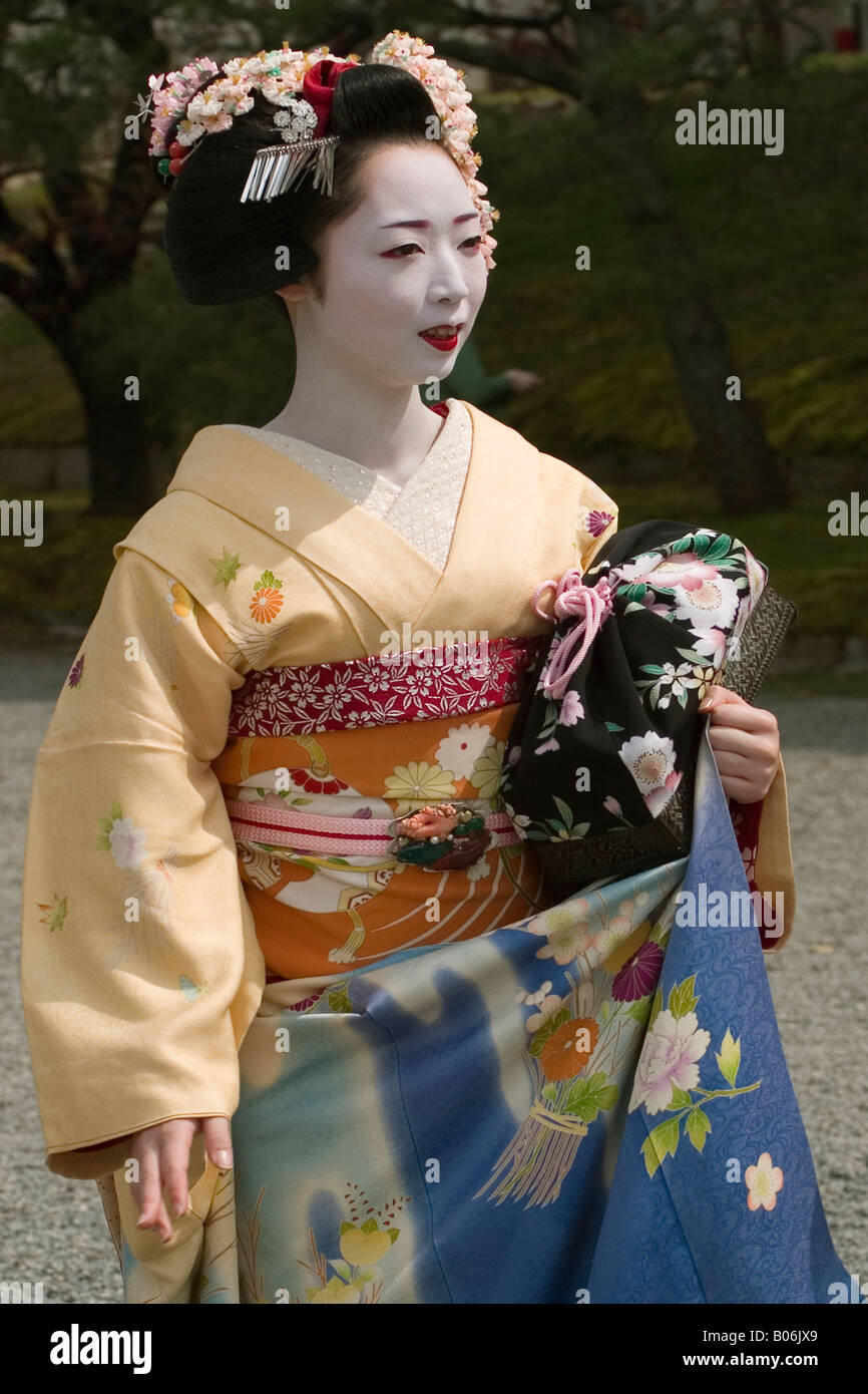 Japan geisha hi-res stock photography and images - Alamy