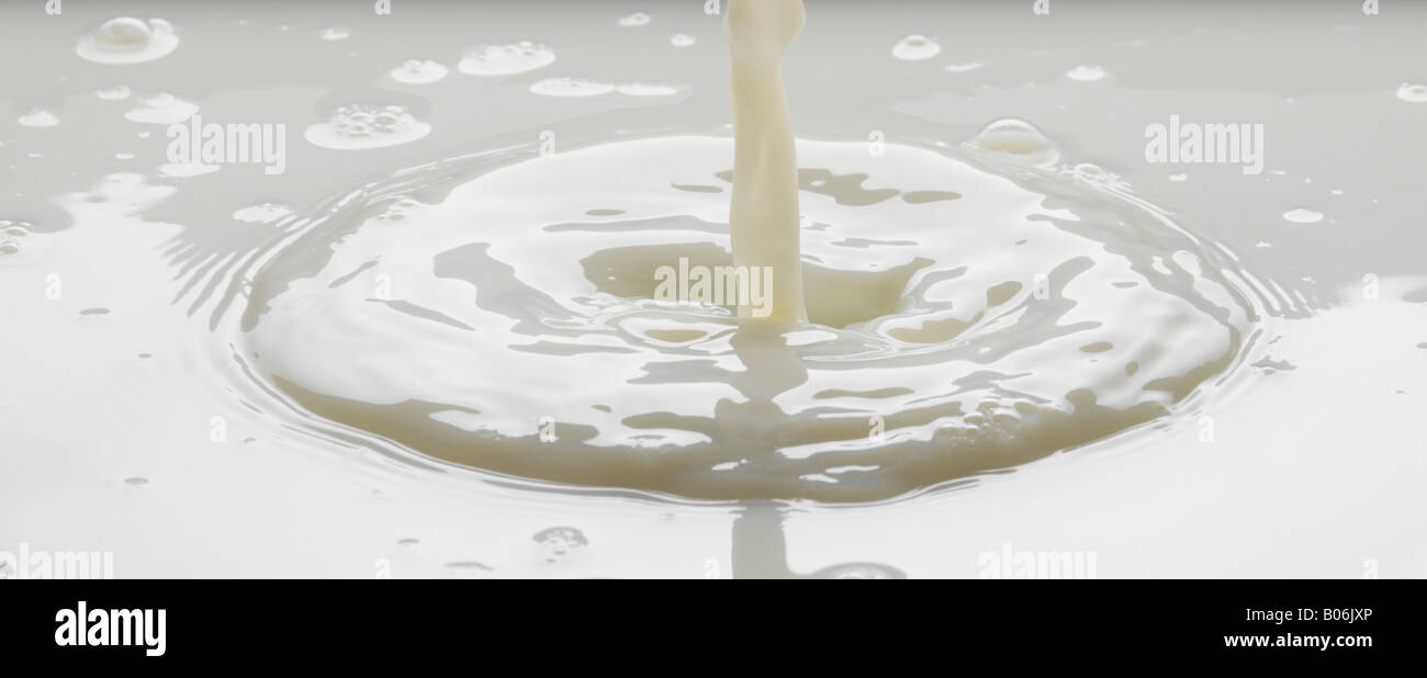 Pouring fluid hi-res stock photography and images - Alamy