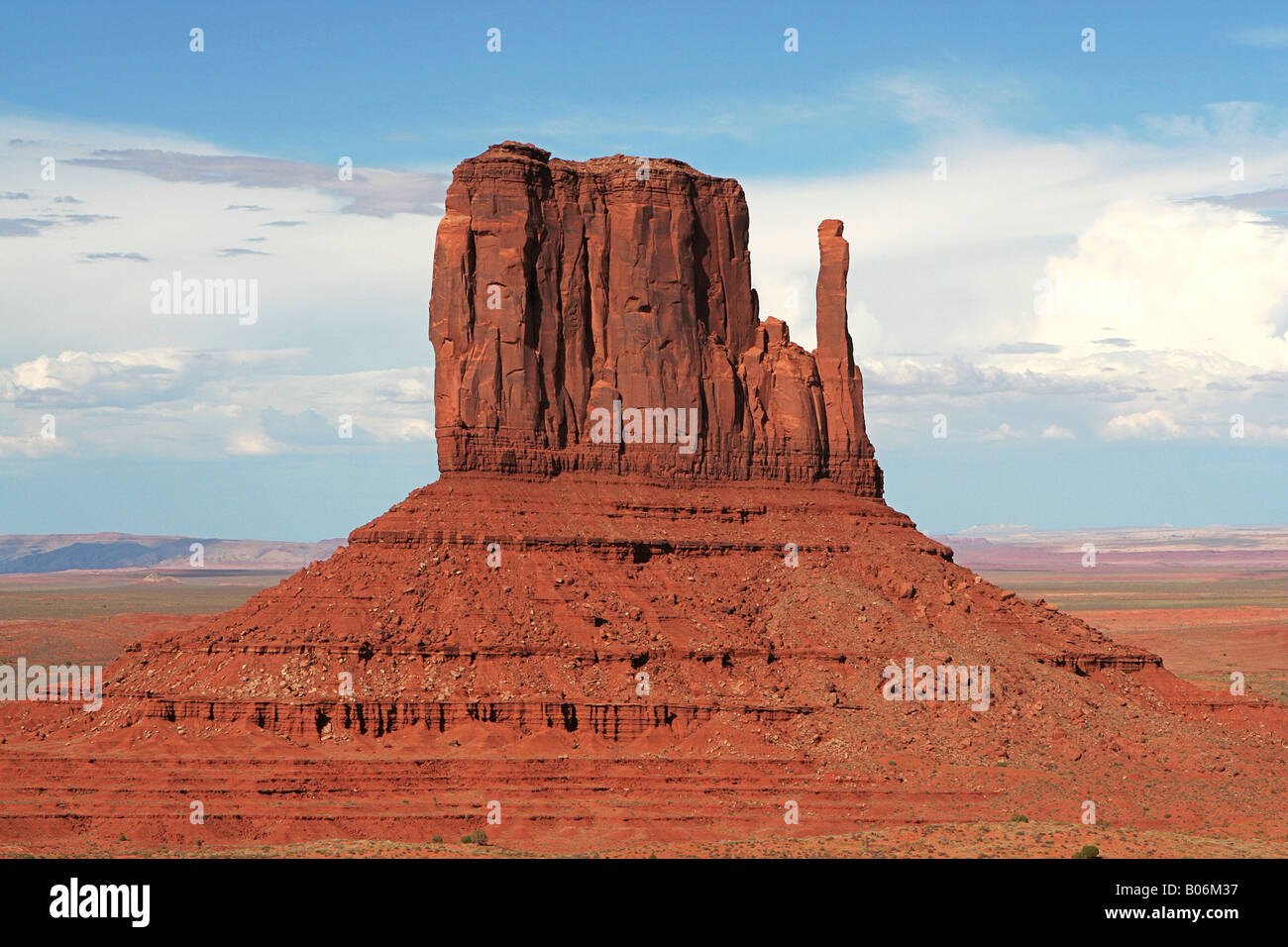 The Mittens in Monument Valley Navajo Tribal Park in Northern Arizona ...