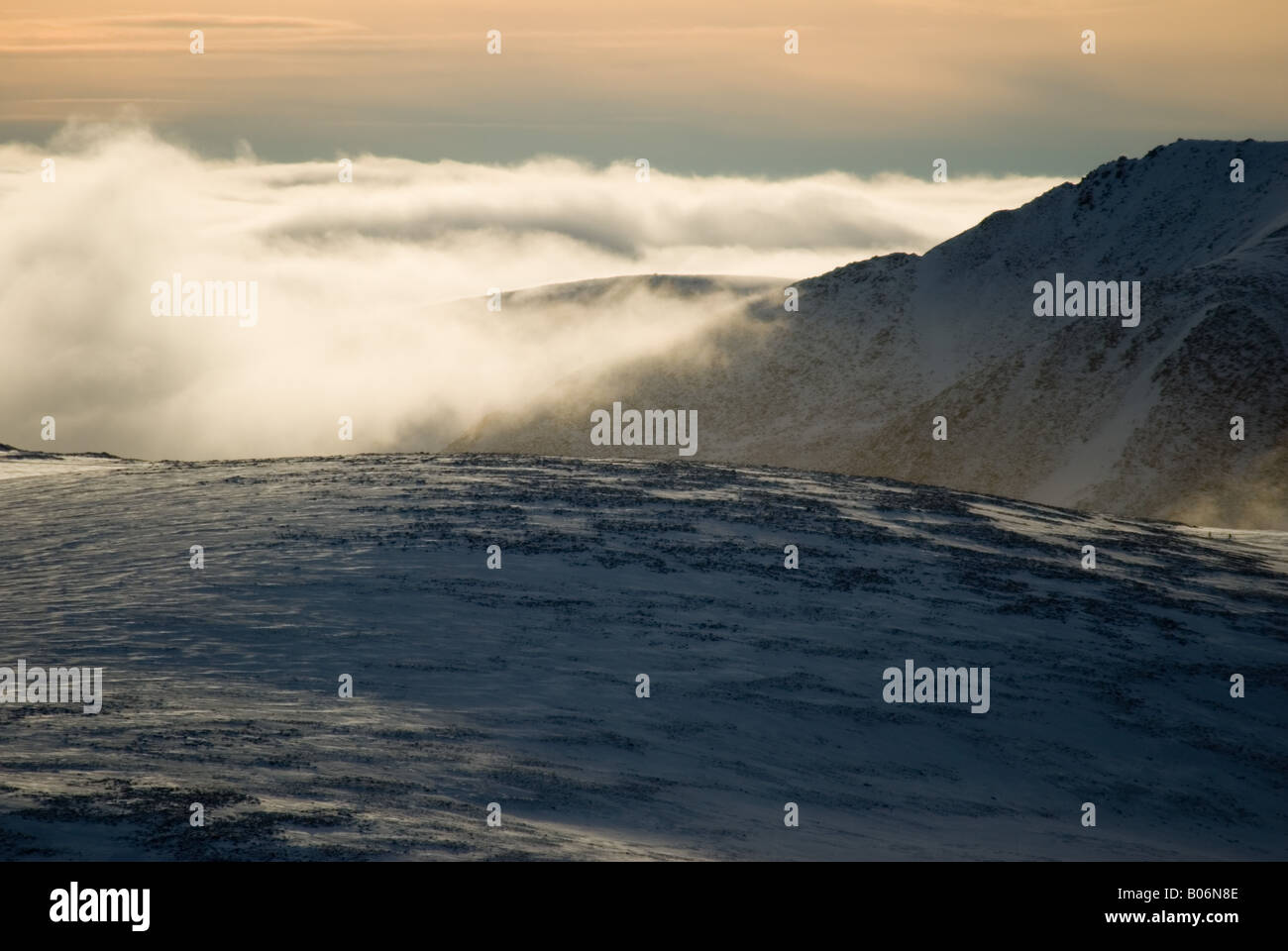 mountain summit edge with surrounding cloud Stock Photo - Alamy