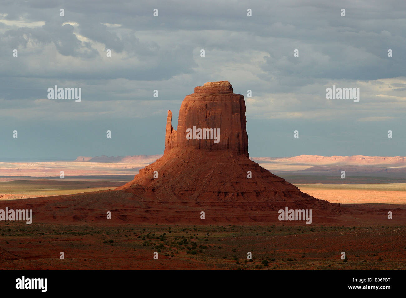 The Mittens in Monument Valley Navajo Tribal Park in Northern Arizona ...