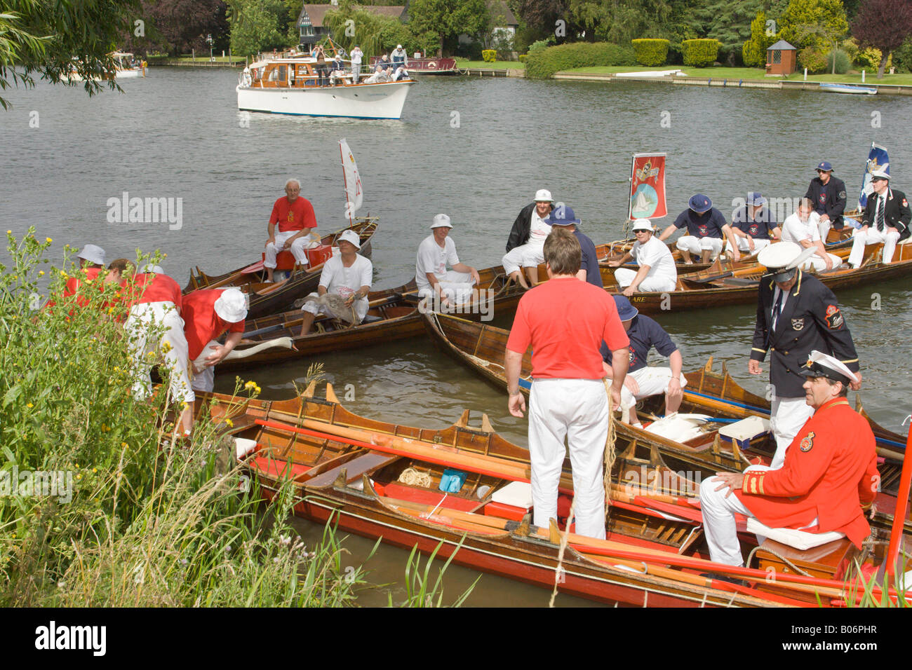 Swan upping on the River Thames at Cookham Stock Photo - Alamy