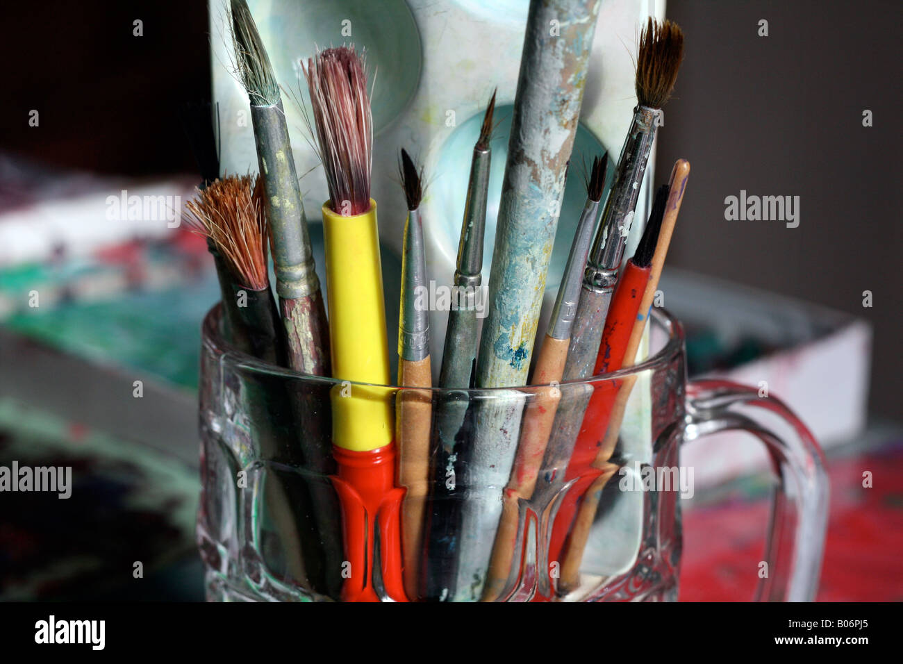 Art paint brushes hi-res stock photography and images - Alamy