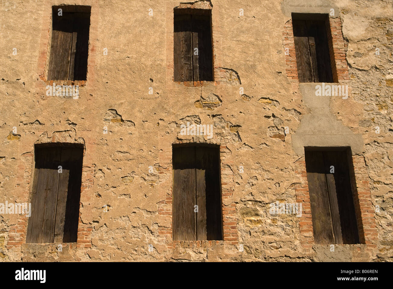 Facade with windows Stock Photo - Alamy